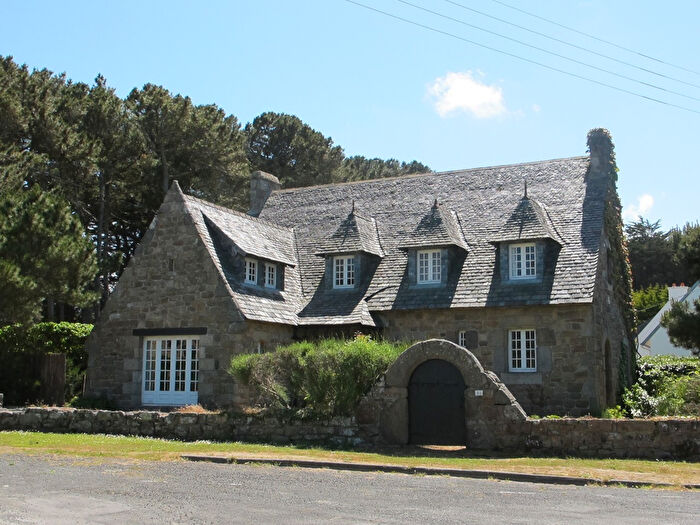 Maison à vendre - Trégastel - 9 pièces - 5 chambres