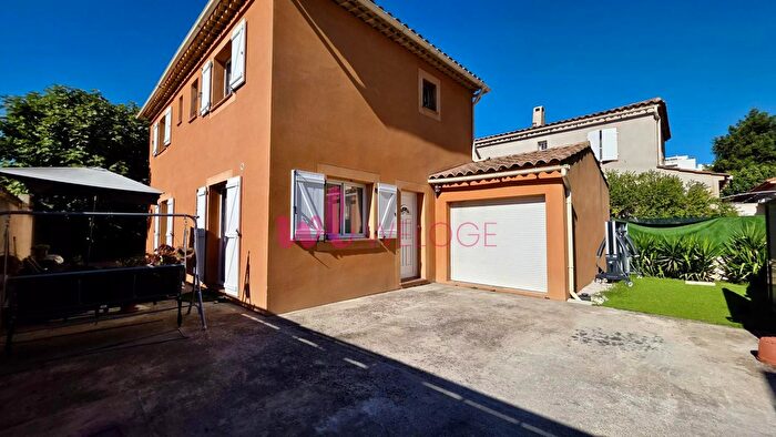 Maison à vendre - Marseille e  - 5 pièces - 4 chambres