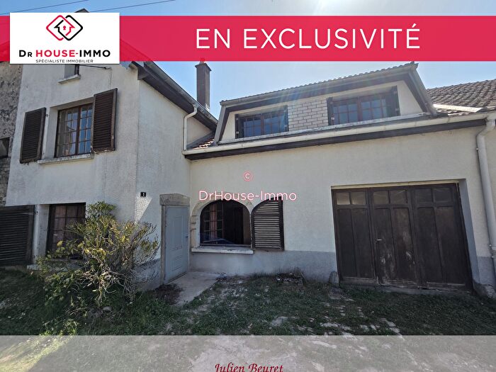 Maison 6 pièces à vendre à Uzelle