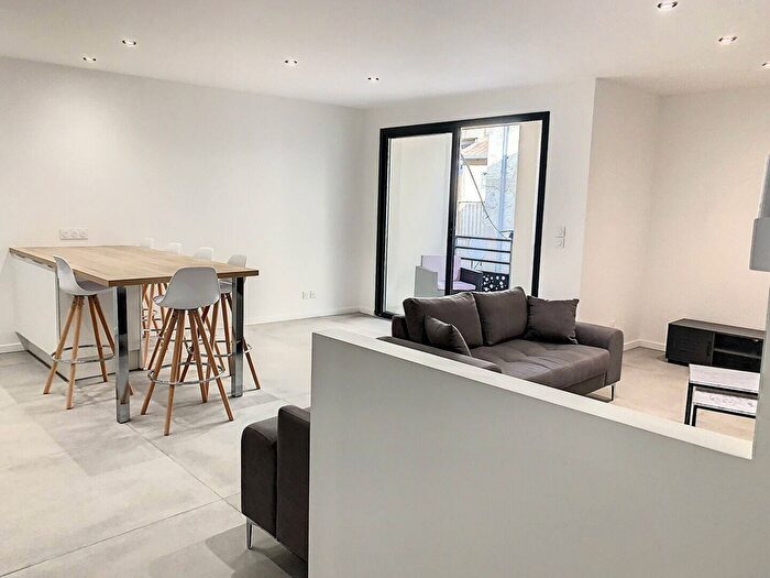 Appartement à louer - Allées Paul Riquet, Béziers - 4 pièces - 3 chambres