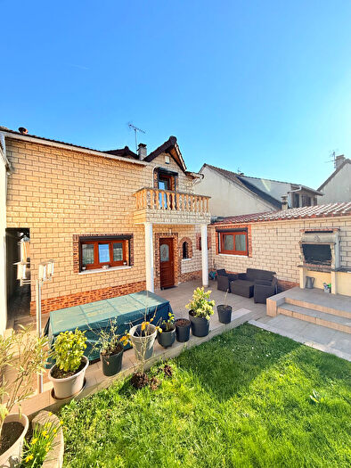 Maison à vendre - Arnouville, Centre-ville - 7 pièces - 4 chambres