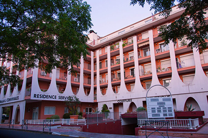 Appartement à louer - Béziers, Champ de Mars - 2 pièces - 1 chambre