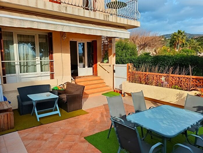 Appartement à vendre - Bormes-les-Mimosas, Centre-ville, Le Pin - 3 pièces - 2 chambres