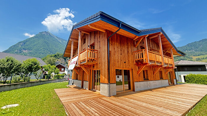 Maison à vendre - Taninges - 4 pièces - 3 chambres