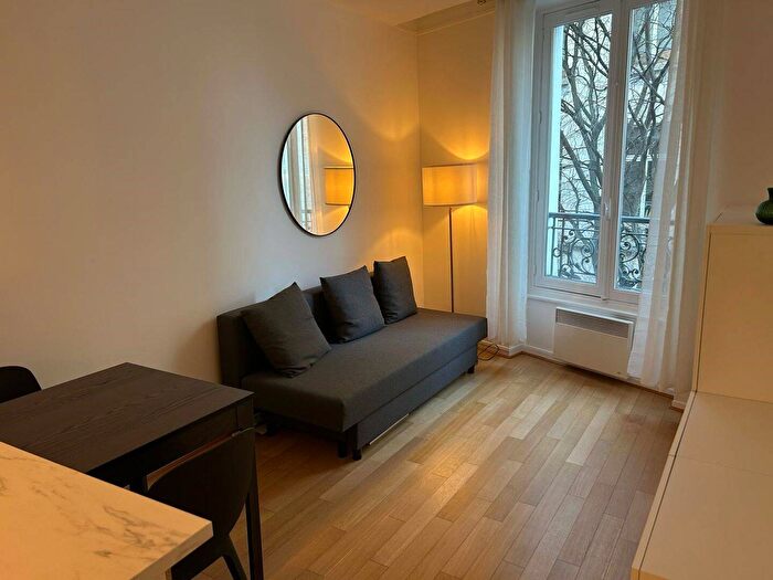 Appartement à louer - Montorgueil-Saint Denis, Paris ème arrondissement - 2 pièces - 1 chambre