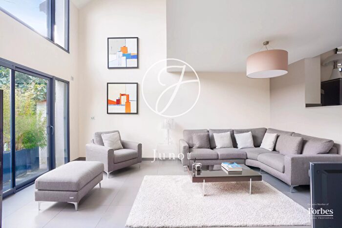 Chatou, Est : Maison 6 pièces à vendre