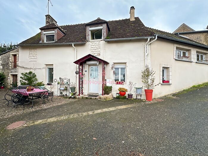 Maison 8 pièces à vendre à Villaines-la-Carelle