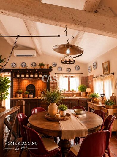 Arles, Centre-ville : Maison 7 pièces à vendre