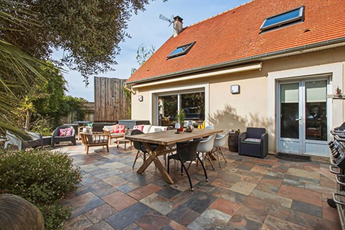 Maison 7 pièces à Basly, à vendre