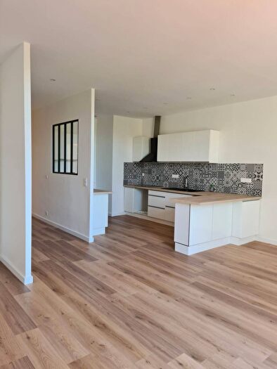 Appartement à louer - Boulevars-Gare-Saint Leger-Chabrand, Draguignan - 3 pièces - 2 chambres