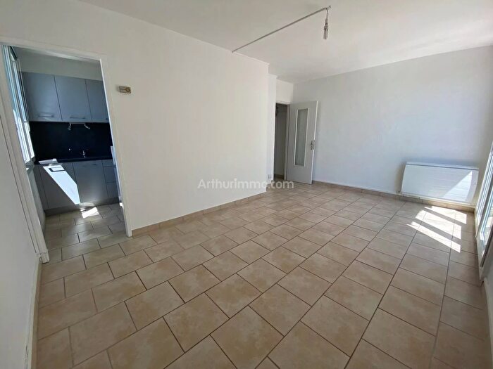 Appartement à louer - Manosque, Manosque Ouest - 2 pièces - 1 chambre