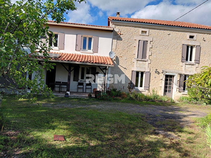 Maison 8 pièces à Saint-Antoine-Cumond, à vendre