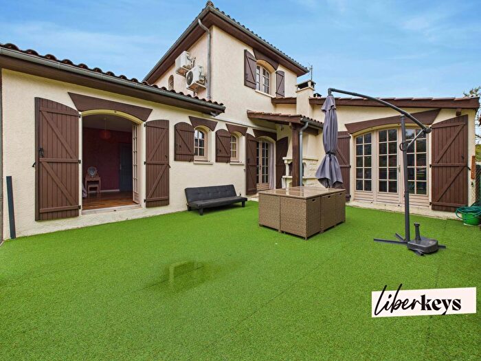 Maison à vendre - Abzac - 6 pièces - 5 chambres