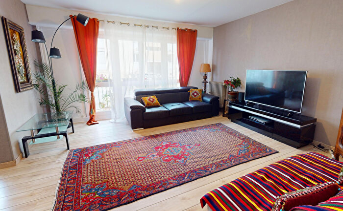 Maisons à vendre et appartements à louer - 1