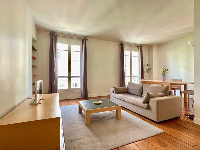 Appartement 2 pièces à louer à Paris 15ème, Violet, Commerce