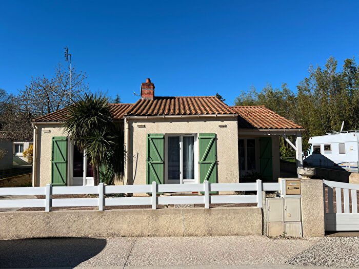 Maison à vendre - Fontenay-le-Comte, Les Moulins, La Gare - 4 pièces - 2 chambres