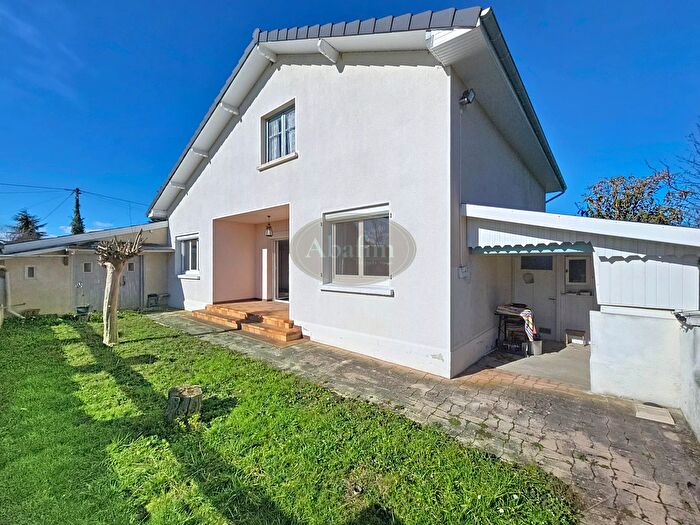 Maison à vendre - Bazet - 5 pièces - 3 chambres