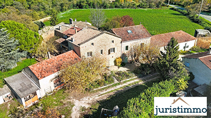 Maison à vendre - Travaillan - 10 pièces - 7 chambres