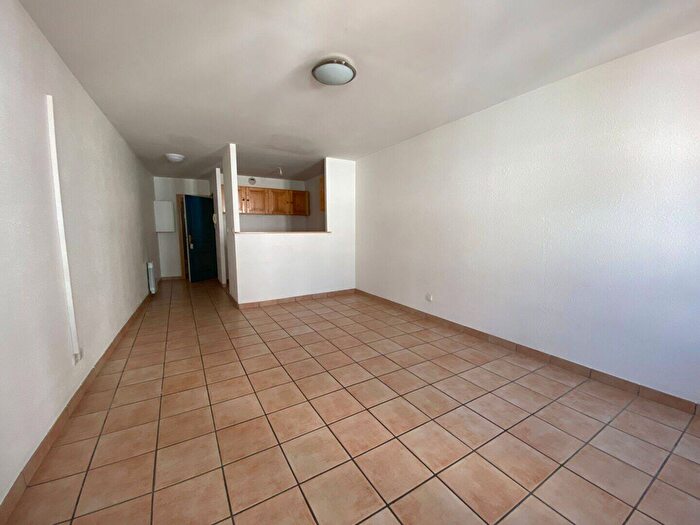 Estialet le Bouchet, Montbrison : Appartement 1 pièce à louer