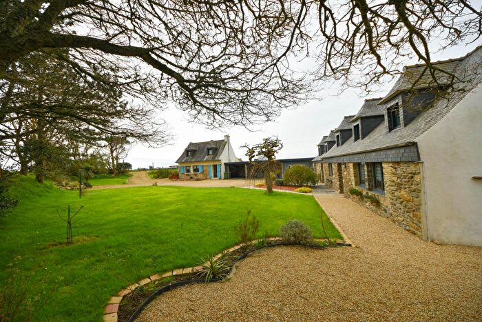 Maison à vendre - Plouénan - 9 pièces - 6 chambres