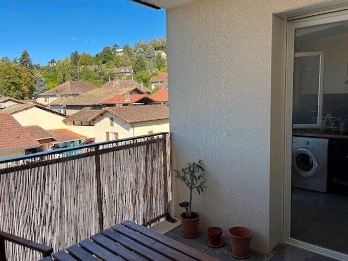 Appartement 2 pièces à Ruy-Montceau, à louer