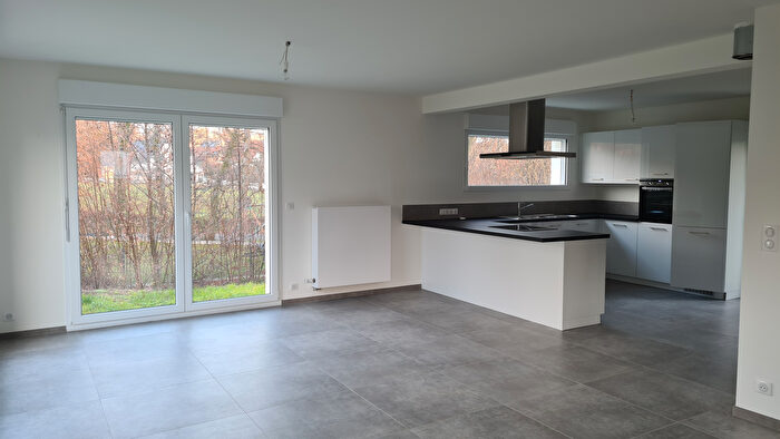 Maison à louer - Wentzwiller - 5 pièces - 3 chambres