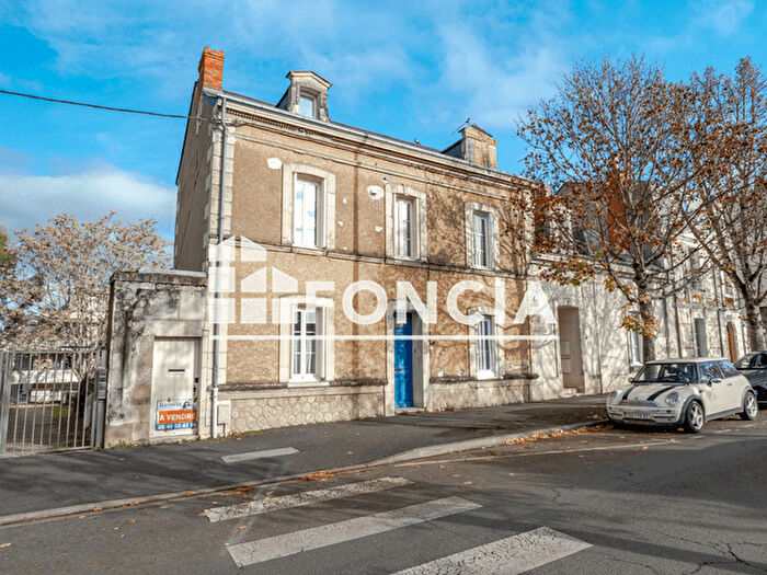 Maison à vendre - Châtellerault, Centre-ville - 5 pièces - 2 chambres