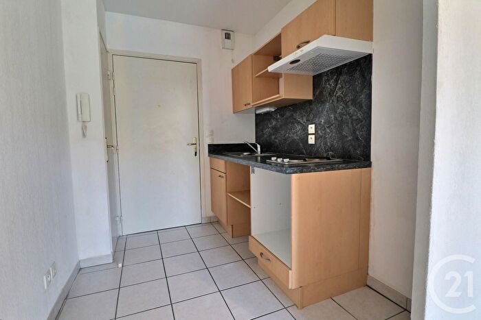 Ambérieu-en-Bugey, Gare : Appartement 2 pièces à louer