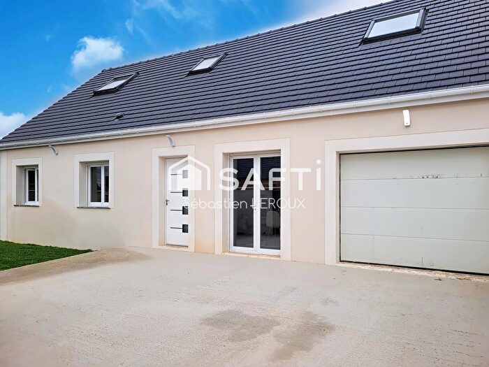 Maison 5 pièces à Saulnières, à vendre