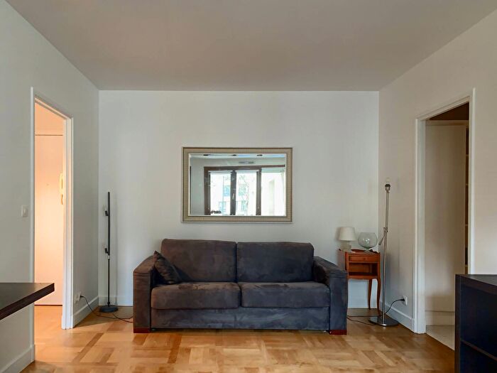 Appartement à louer - Ecole Militaire, Paris ème arrondissement - 1 pièce