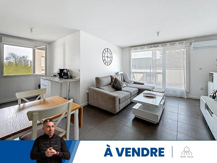 Appartement à vendre - Vénissieux, Saint-Exupéry - 3 pièces - 2 chambres