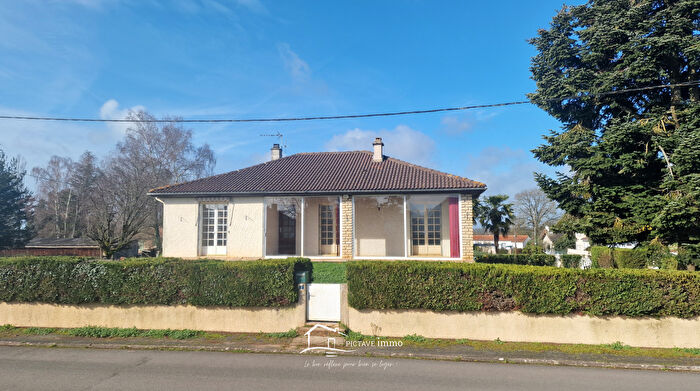 Maison à vendre - Rouillé - 5 pièces - 3 chambres