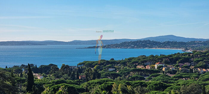 Appartement à vendre - Roquebrune-sur-Argens - 6 pièces - 5 chambres