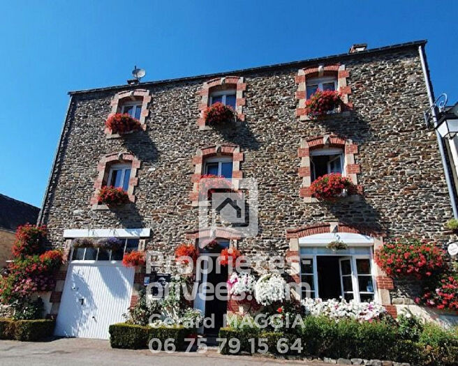 Maison à vendre - Josselin - 12 pièces - 8 chambres