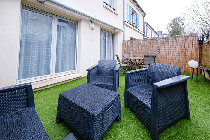 Maison à vendre - Saint-Cyr-lécole, Centre-ville - 5 pièces - 4 chambres