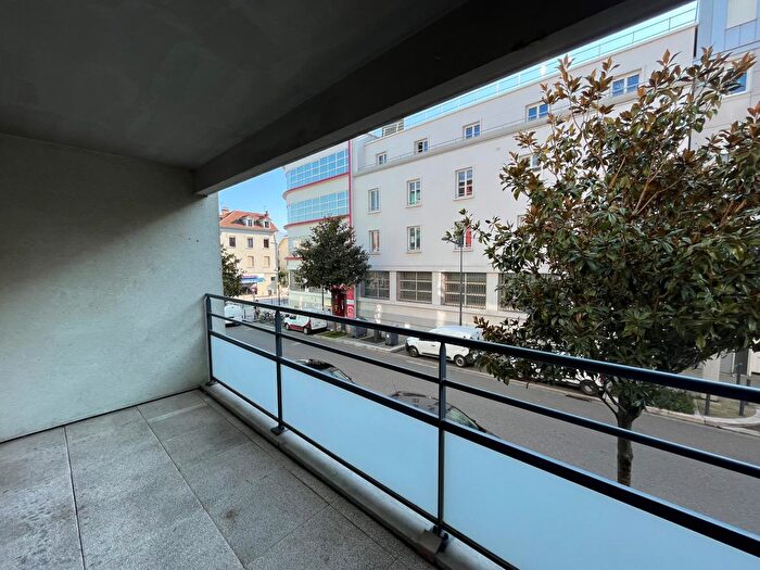 Appartement 4 pièces à louer - Grenoble, Berriat