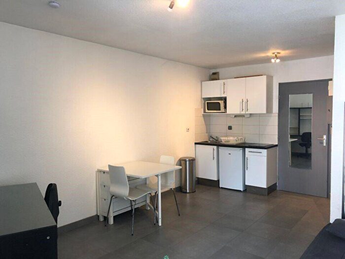 Championnet-Caserne de Bonne, Grenoble : Appartement 1 pièce à louer