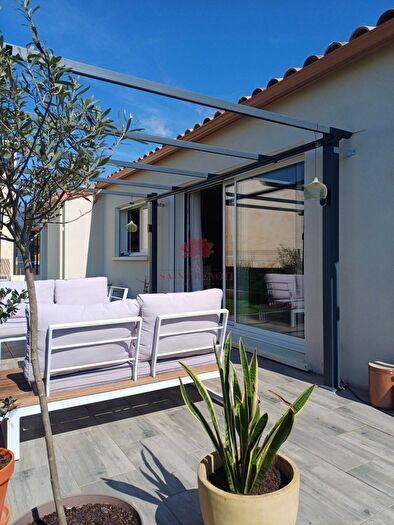 Maison à louer - Montpeyroux - 4 pièces - 3 chambres