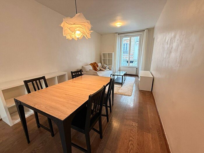 Appartement 3 pièces à Faubourg du Temple-Hôpital Saint Louis, Paris 10ème arrondissement, à louer