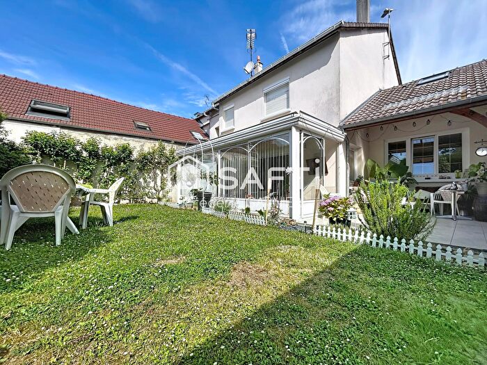 Maison 6 pièces à Chevry-Cossigny, à vendre