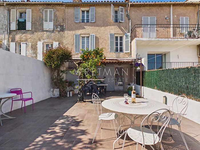 Maison à vendre - Le Plan-de-la-Tour - 5 pièces - 3 chambres