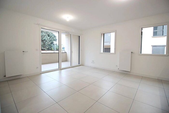 Appartement à louer - Saint-Genis-les-Ollières - 3 pièces - 2 chambres