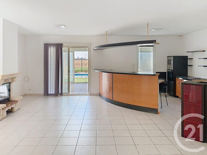 Maison 5 pièces à Échillais, à vendre