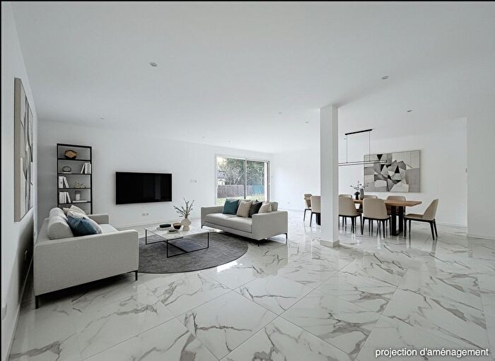 Maison à vendre - Savigné-sur-Lathan - 4 pièces - 3 chambres