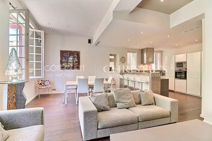 Appartement à vendre - Saint-Jean-de-Luz, Centre-ville - 5 pièces - 4 chambres