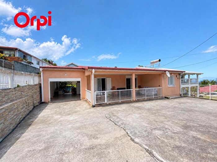 Maison 4 pièces à L'Étang-Salé, Canots, à vendre