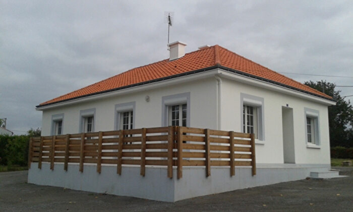 Maison à vendre - Saint-Étienne-de-Mer-Morte - 4 pièces - 3 chambres