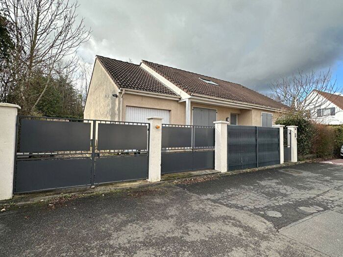 Sablons-Ombrages-Moissons, Vauréal : Maison 8 pièces à louer