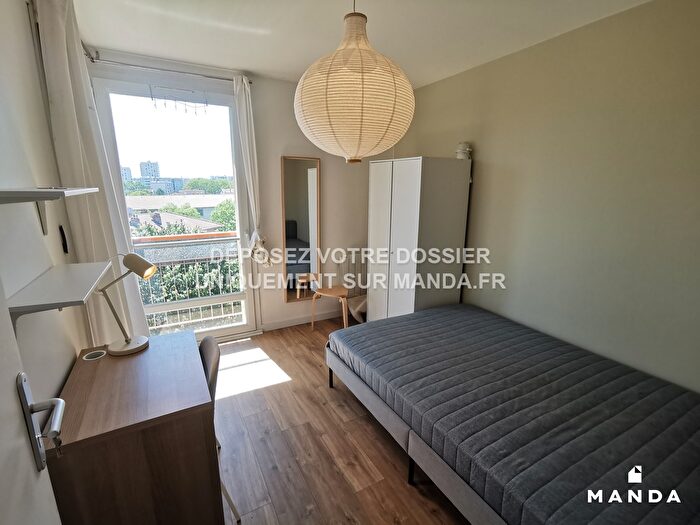 Appartement à louer - Vénissieux, Georges Levy, Ernest Renan, Moulin à vent - 5 pièces - 4 chambres