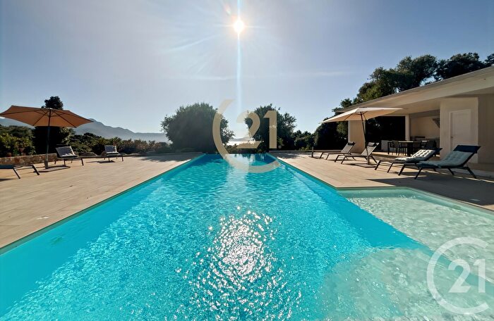 Maison à vendre - Lumio - 7 pièces - 6 chambres